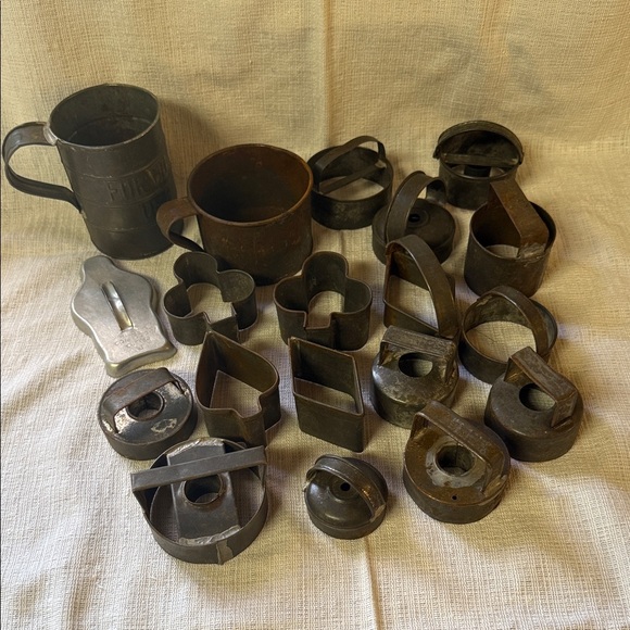 Kitchen | Vintage Metal Cookie Cutter Set | Poshmark
